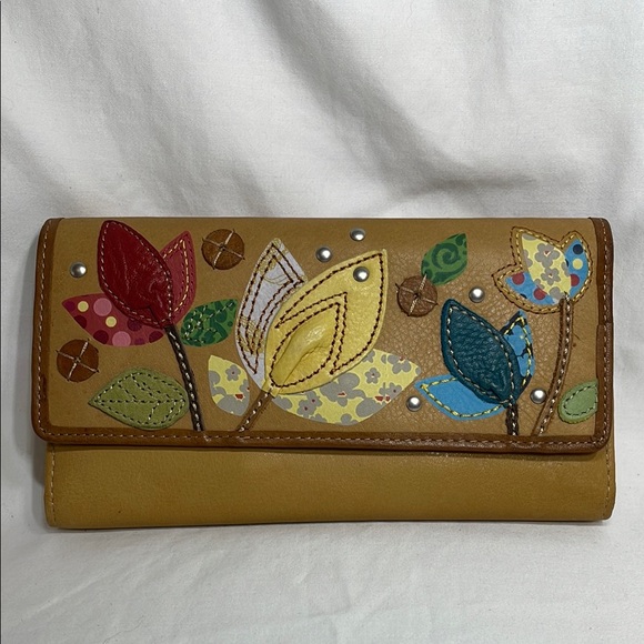 Fossil | Bags | Vintage Fossil Pop Patchwork Floral Trifold Leather ...